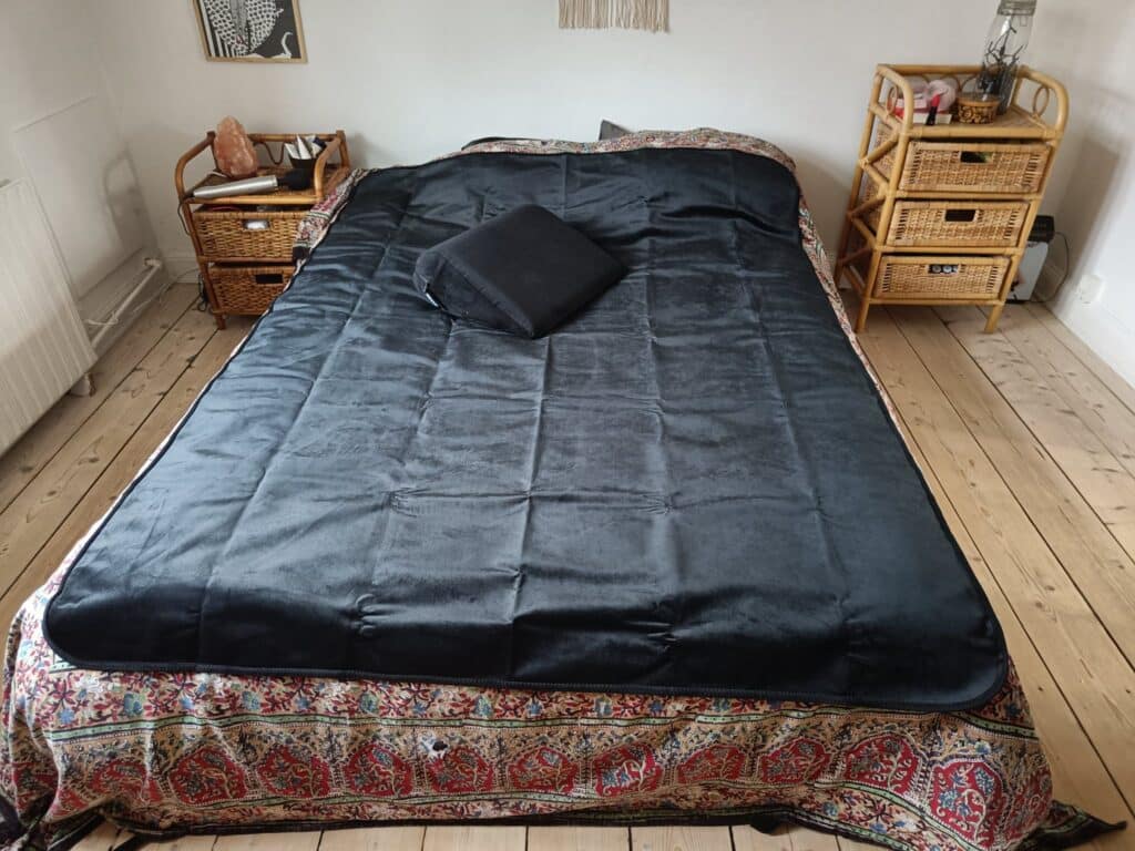 3 Best Sex Blankets [Actually Tested] - Bedbible.com