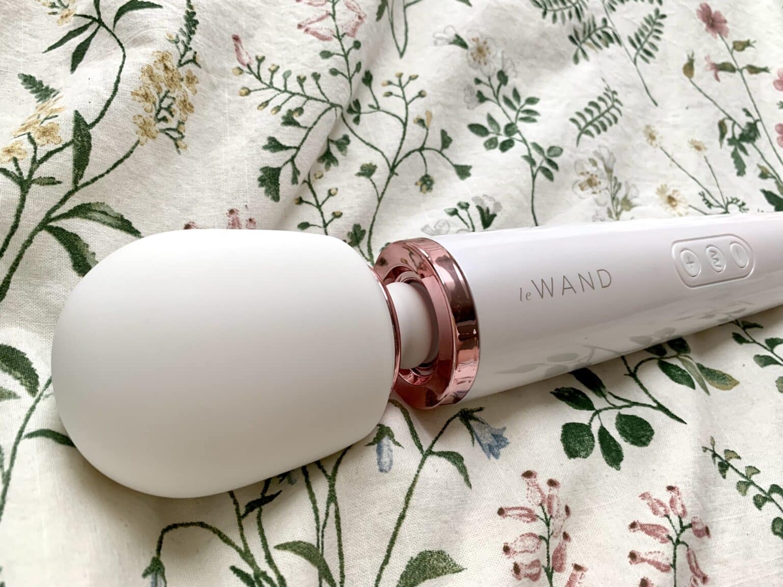 10 Best Wand Vibrators | Bedbible.com