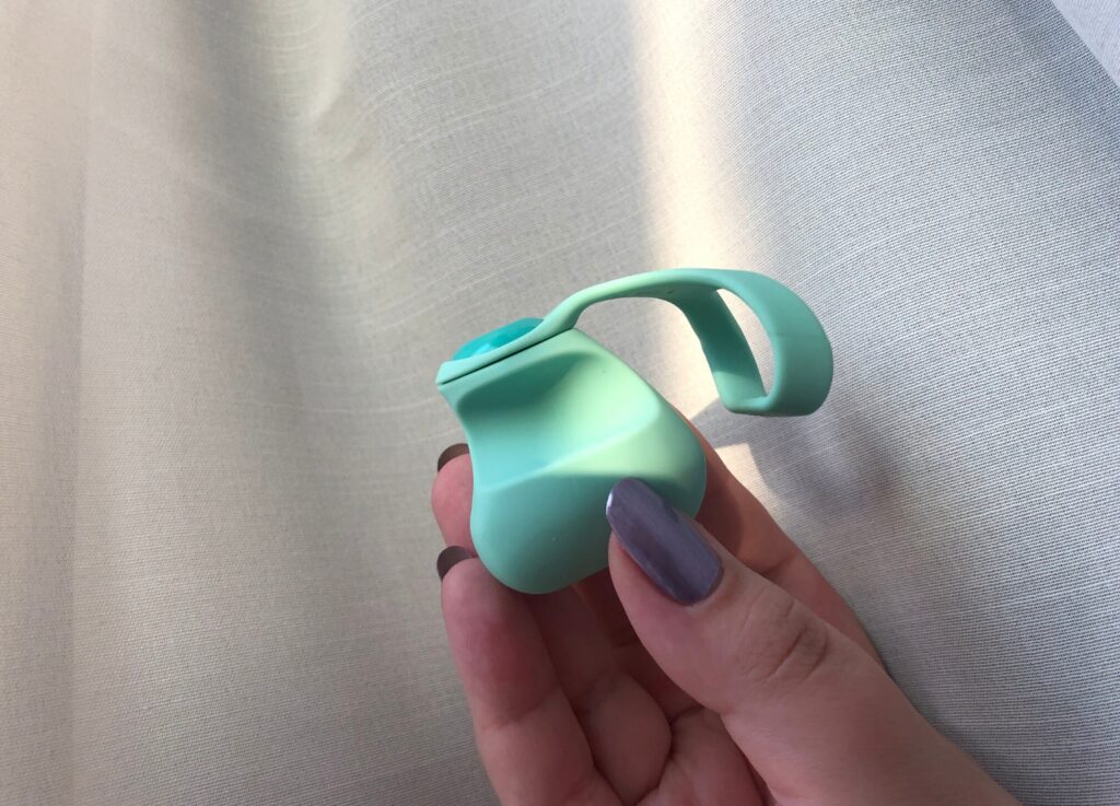 Dame Fin Finger Vibrator Review [Tried & Tested]