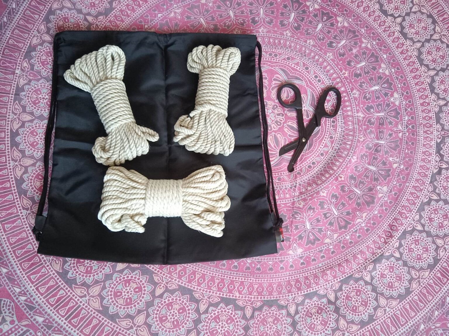 7 Best Bondage Ropes For Shibari and BDSM - Bedbible.com