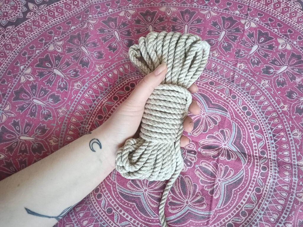 7 Best Bondage Ropes For Shibari and BDSM - Bedbible.com