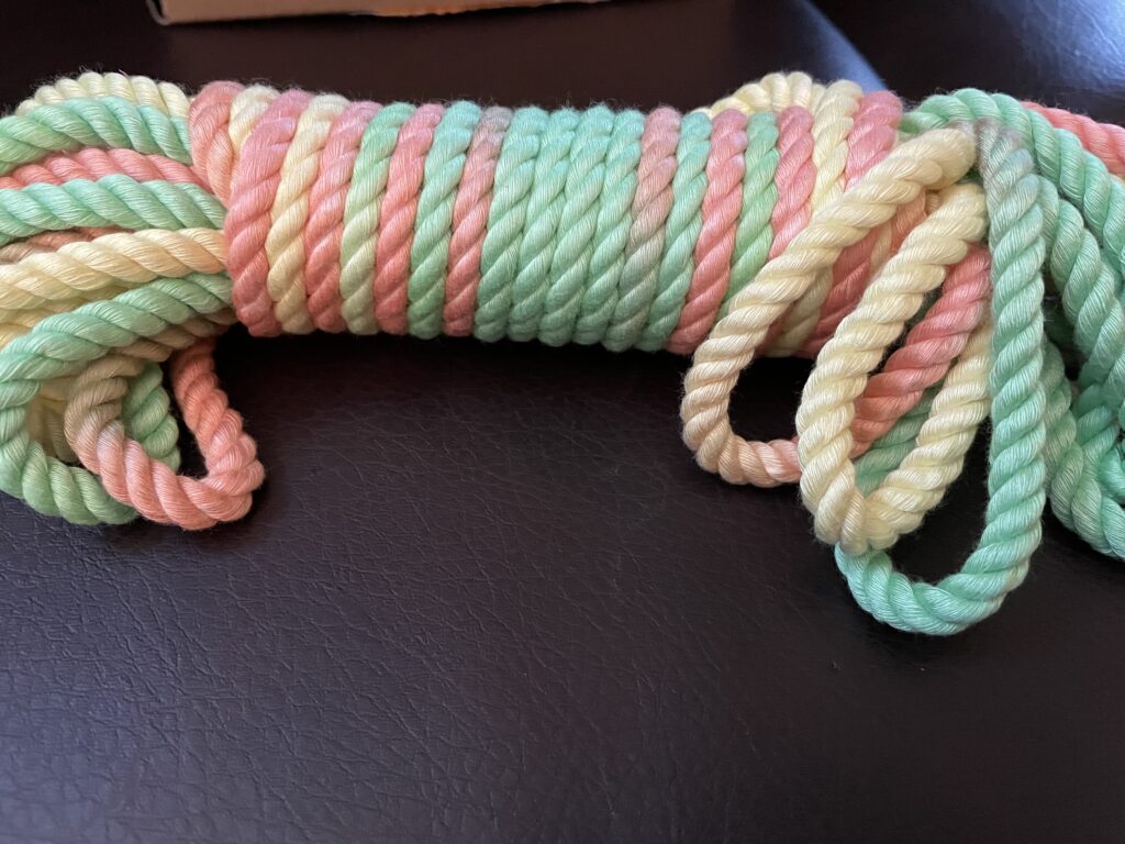 5 Best Bondage Ropes For Shibari [Actually Tested] - Bedbible.com