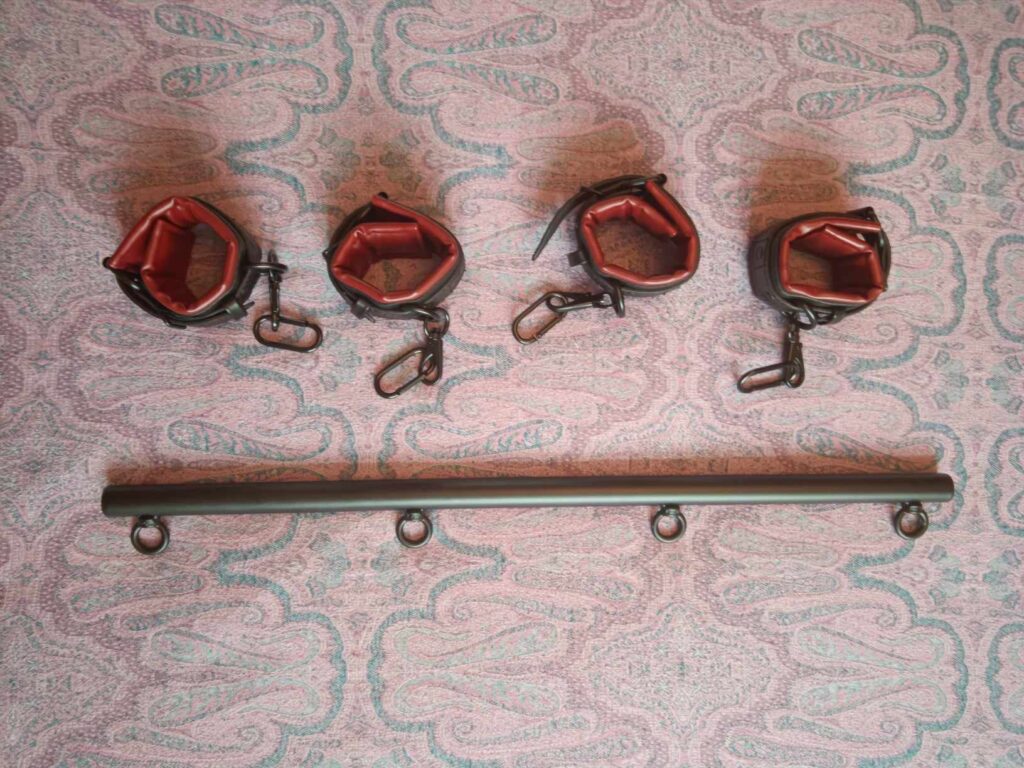 7 Best BDSM Restraints for Bondage [Actually Tested] - Bedbible.com