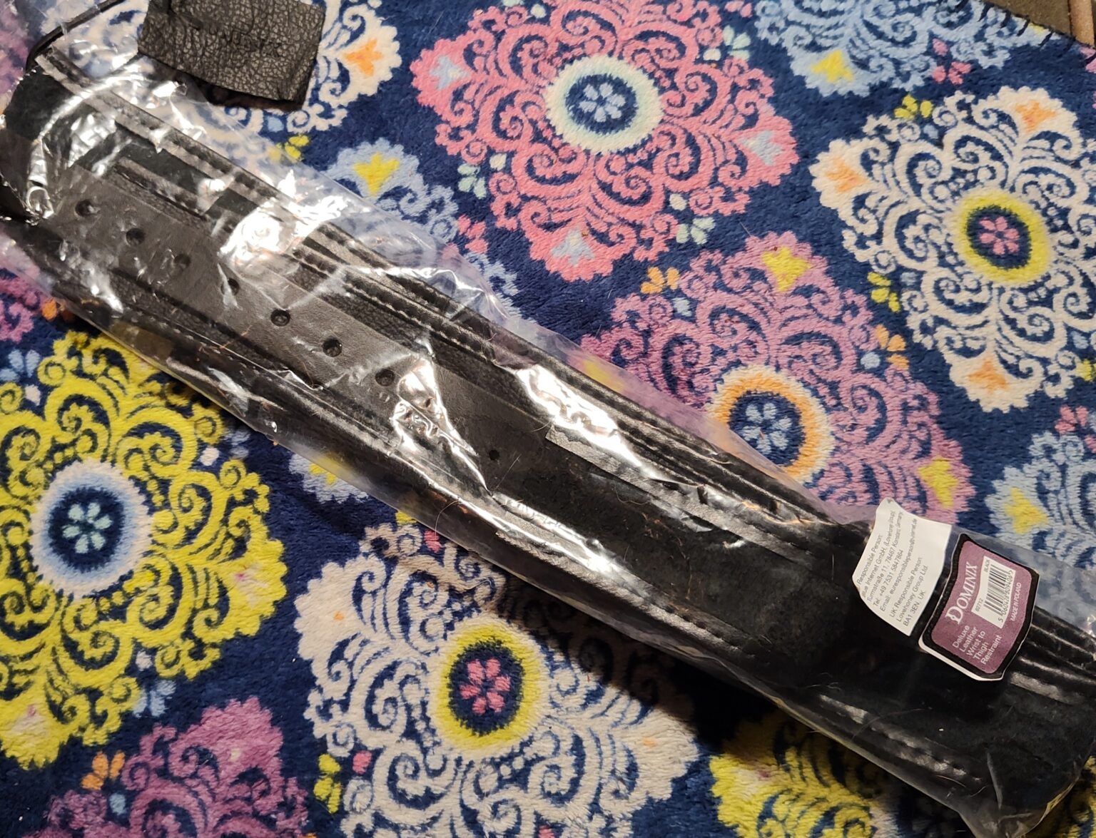 Dominix Deluxe Leather Wrist to Thigh Restraints Review [Tried & Tested]