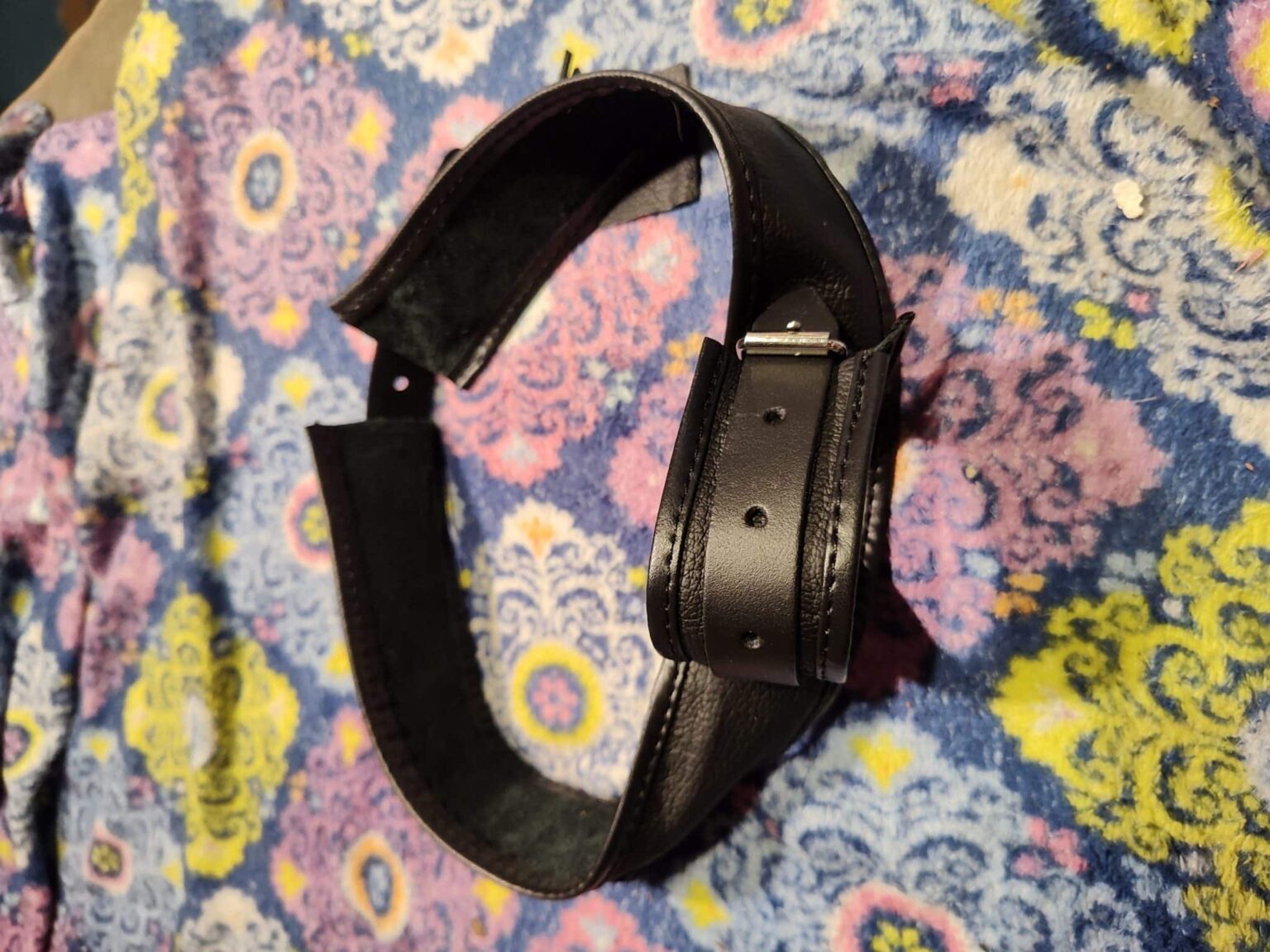 Dominix Deluxe Leather Wrist to Thigh Restraints Review [Tried & Tested]