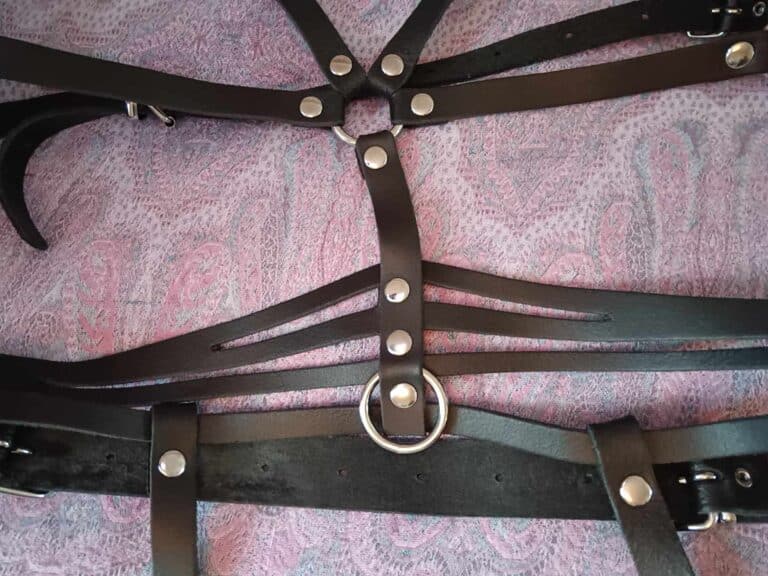 5 Best BDSM Harnesses [Actually Tested] - Bedbible.com