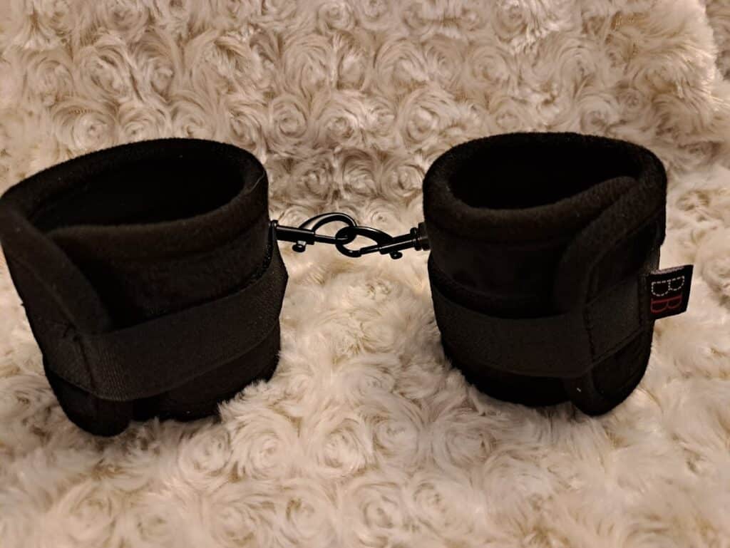 6 Best Handcuffs for Sex and Bondage [Actually Tested] - Bedbible.com