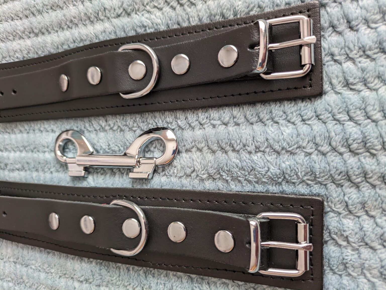 6 Best Handcuffs for Sex and Bondage [Actually Tested] - Bedbible.com