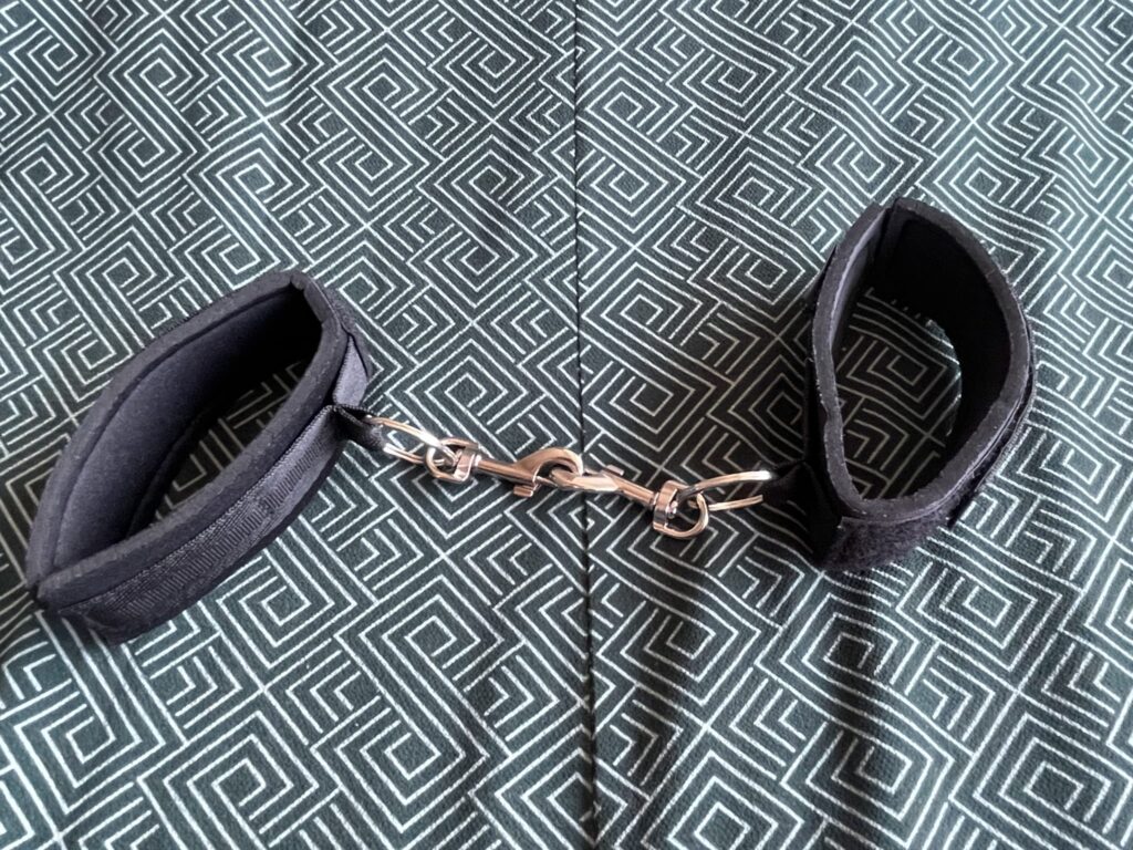 Sportsheets Neck and Wrist Restraint Review [Tried & Tested]